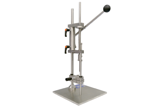 Manual stoppering equipment for pre-filled syringes - Making.com